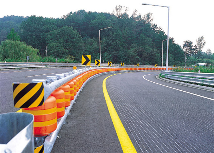 Pu Foam Highway Roller Barrier Xoay với chùm tia 5PCS